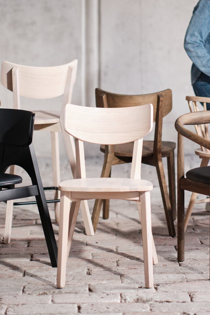 FALKEN | Stol i trä/ek. Köksstol med rundat ryggstöd & 40cm sittdjup ...