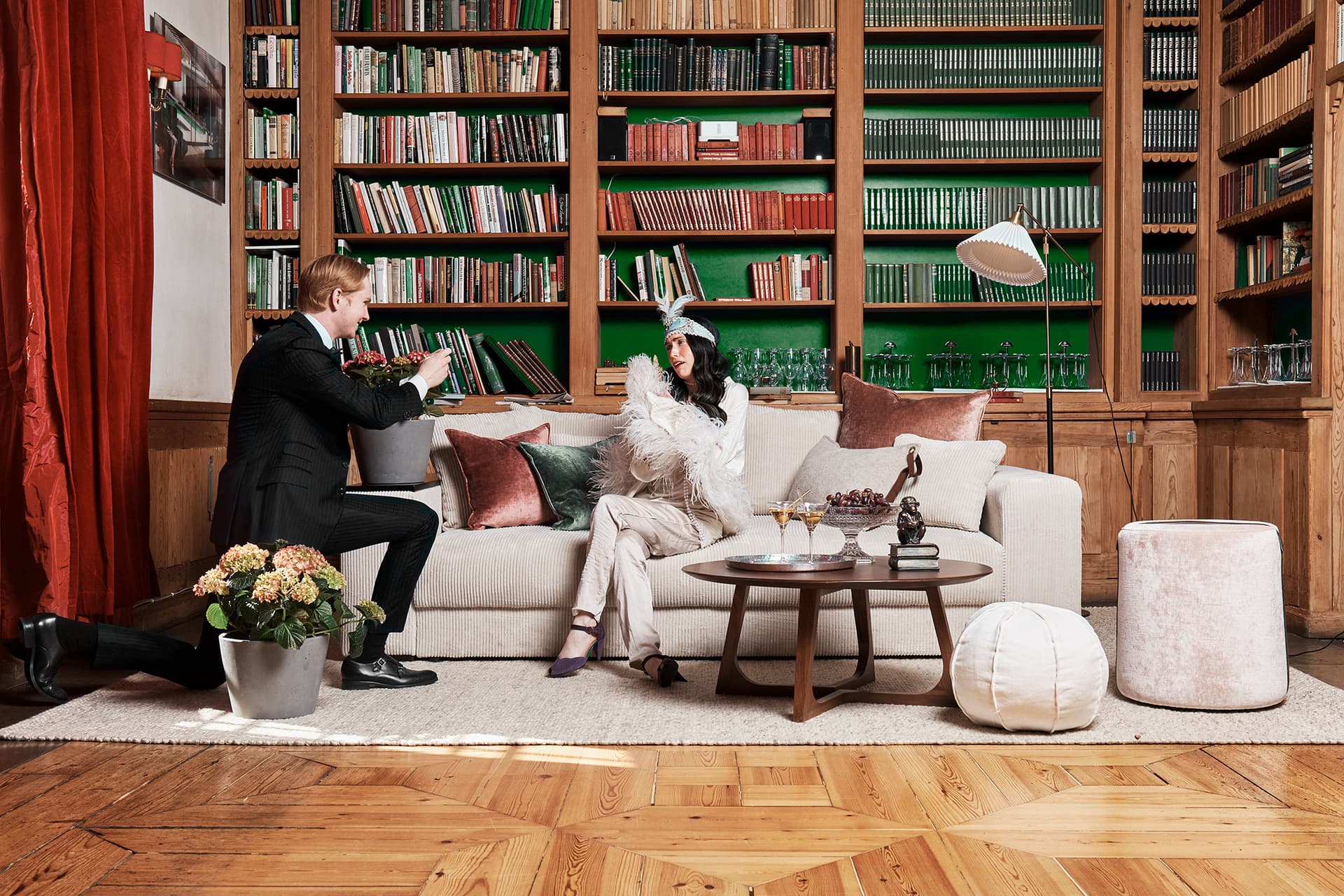 Skön bäddsoffa | Djupa, snygga bäddsoffor med divan | SWEEF