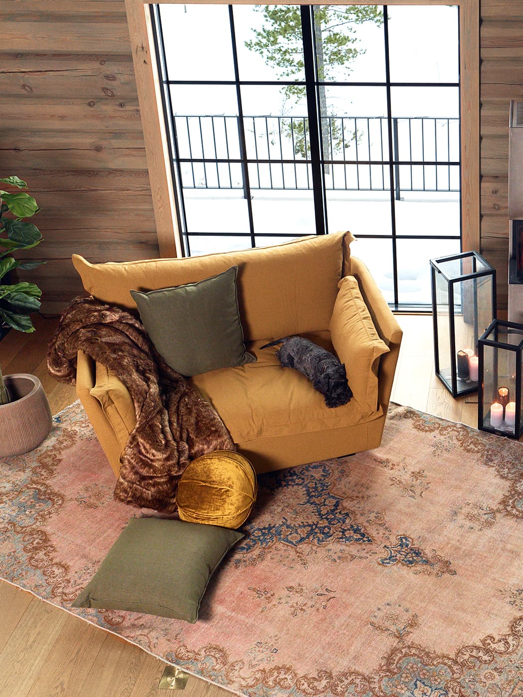 SVANEN | Stor, mjuk soffa med hög rygg | SWEEF