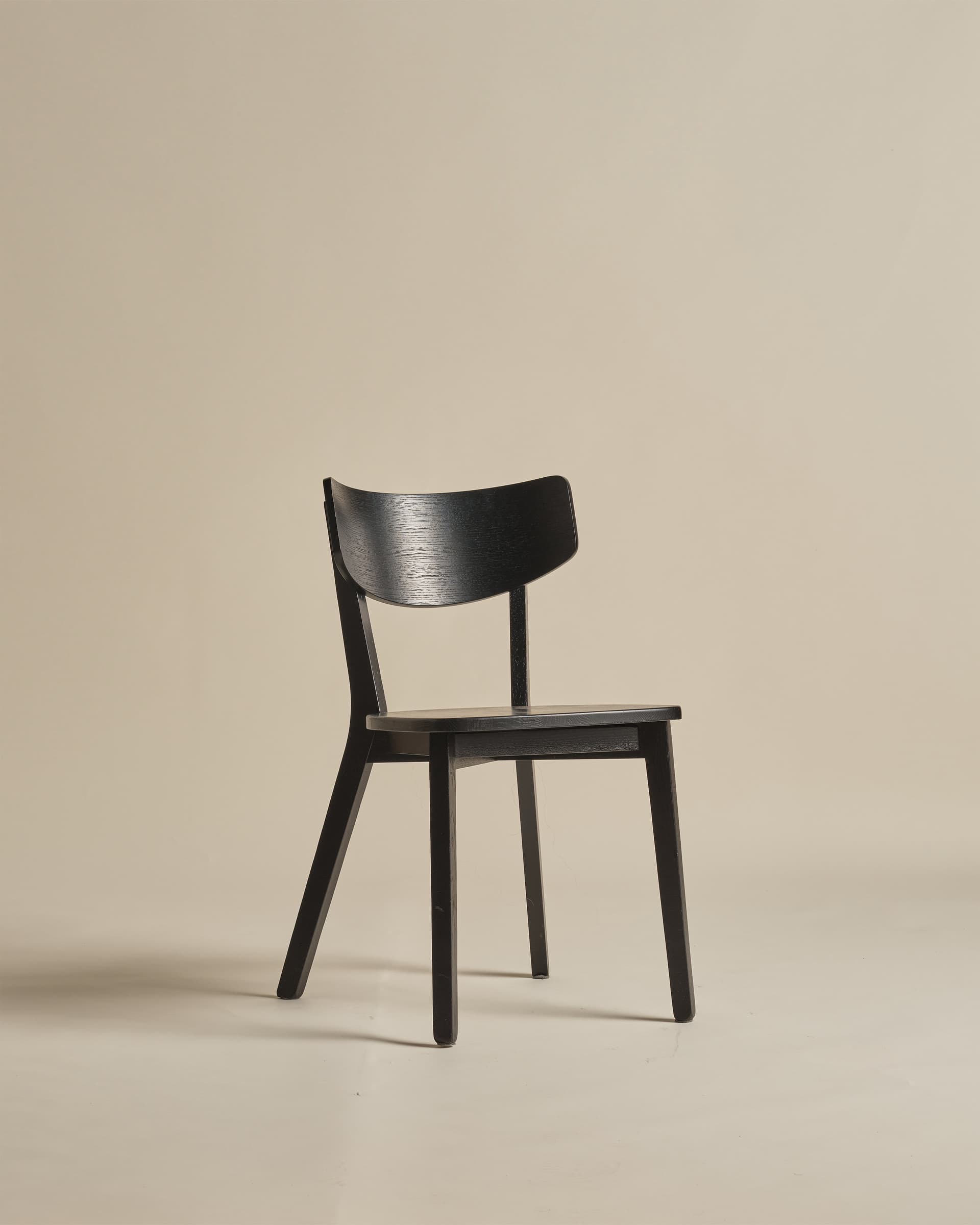 FALKEN | Stol i trä/ek. Köksstol med rundat ryggstöd & 40cm sittdjup ...