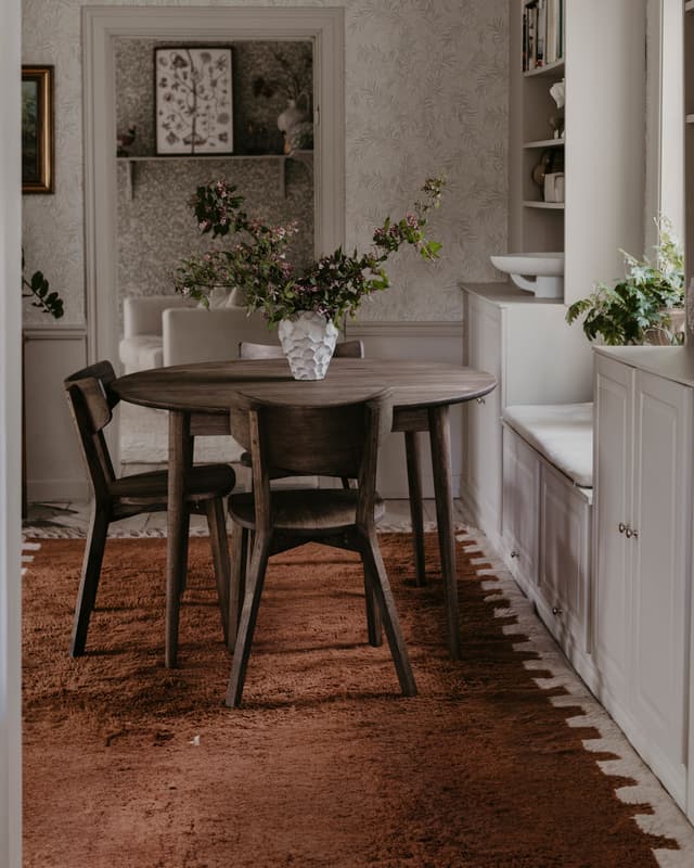 FALKEN | Stol i trä/ek. Köksstol med rundat ryggstöd & 40cm sittdjup ...